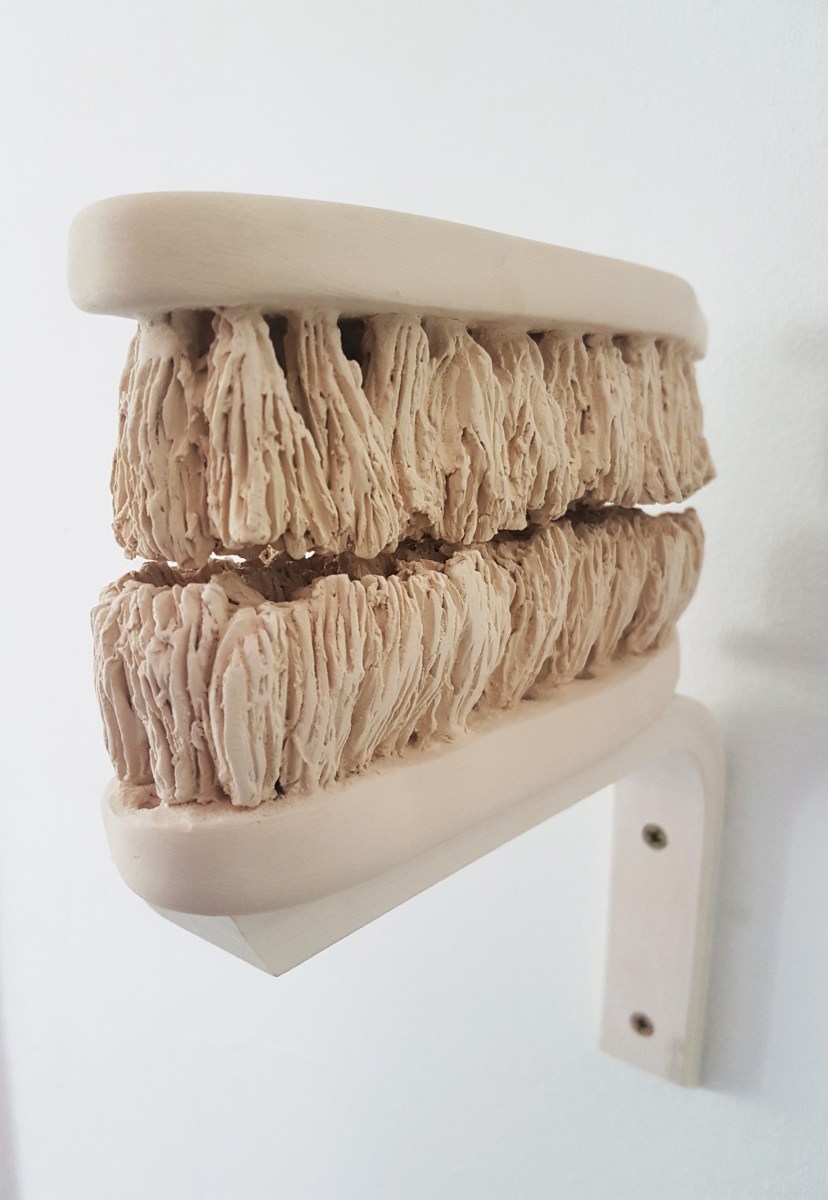 DAS GEBISS – Verónica Aguilera